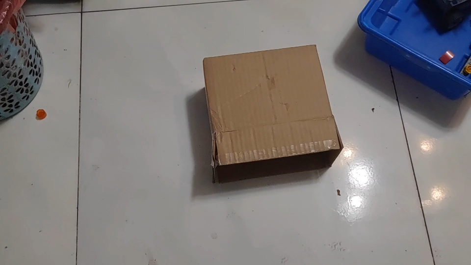 红绿蓝三色激光笔的输出功率对比!