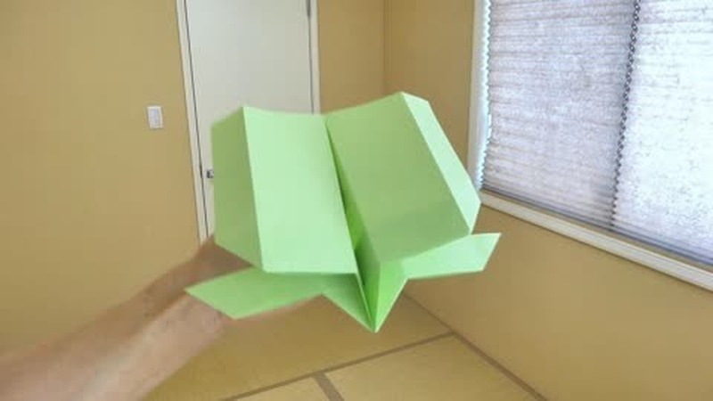 无聊时来折纸飞机玩吧,教你用A4纸折出一架飞机,2025新版纸飞机