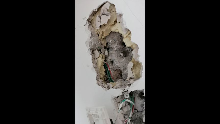 有买房的朋友注意了,碧桂园的房子预埋电线插座都没套管,直接埋