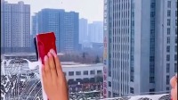 这个擦玻璃器真的太方便了，一遍擦两面都干净！