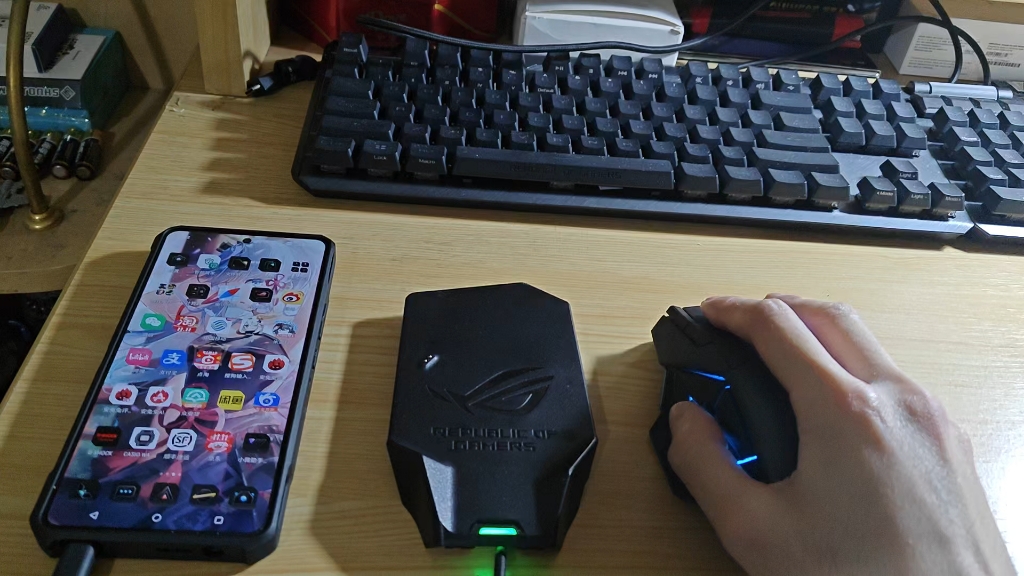 ROG斯巴达X鼠标无线连接第八代ROG手机
