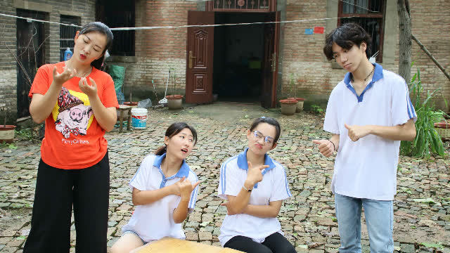 老师出题:40除以5等于几?没想学霸脑洞太大,算法太逗了