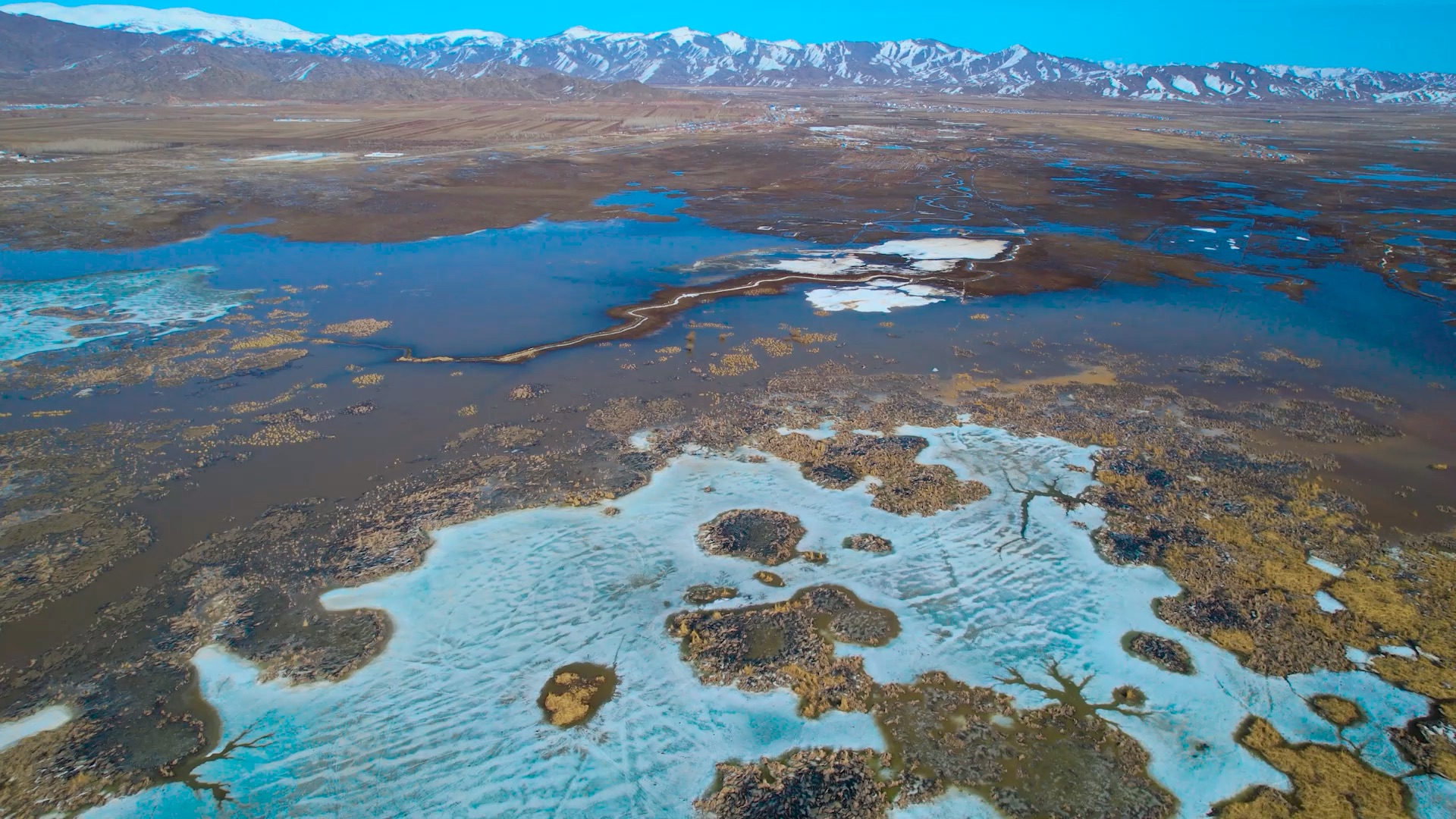 新疆阿勒泰|可可托海之春,风光治愈人心,身临其境,烦恼快快退散!