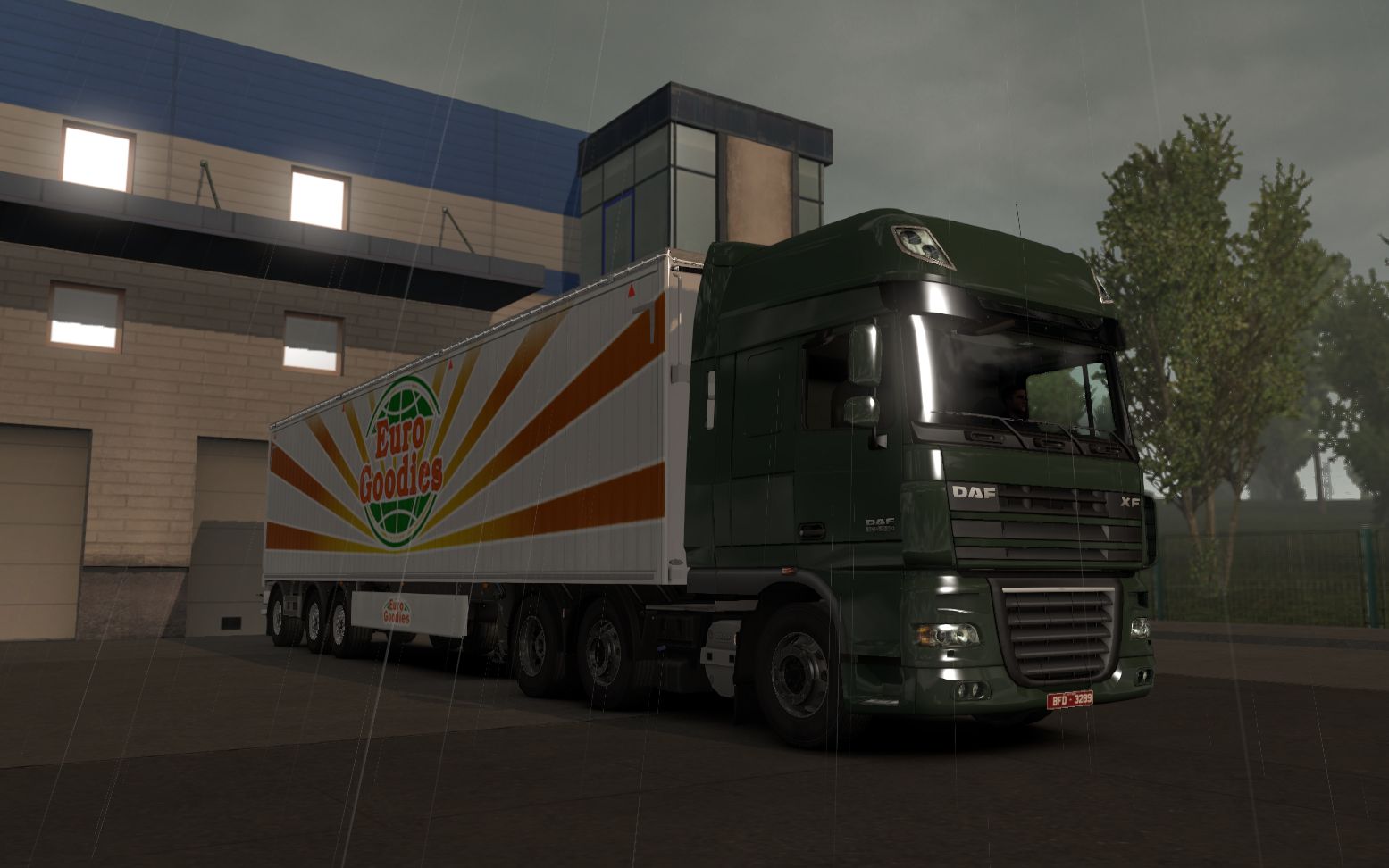 欧洲卡车模拟2/01:在暴雨中穿梭|驾驶达夫XF105运送24吨苏打水至...