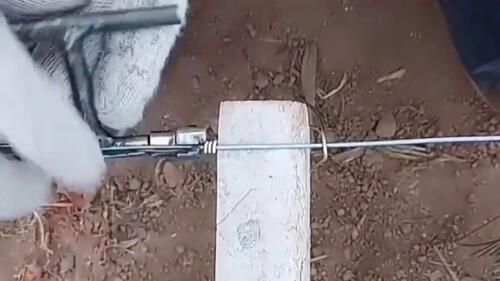 陕西商洛工头:大叔自制铁丝捆绑器,日常工作中很实用,大大提高了工作...
