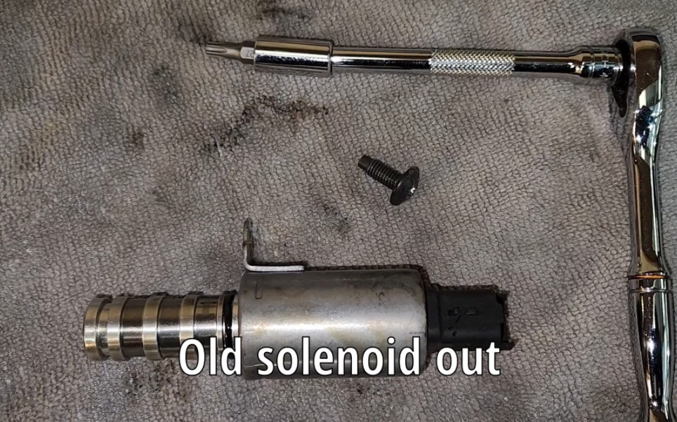 EP6发动机 更换vvt电磁阀