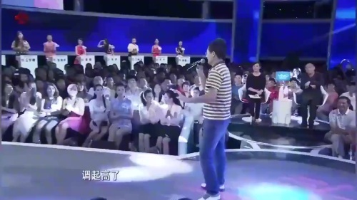 搞笑男模仿杨坤唱《千年等一回》,逗得女嘉宾狂笑!
