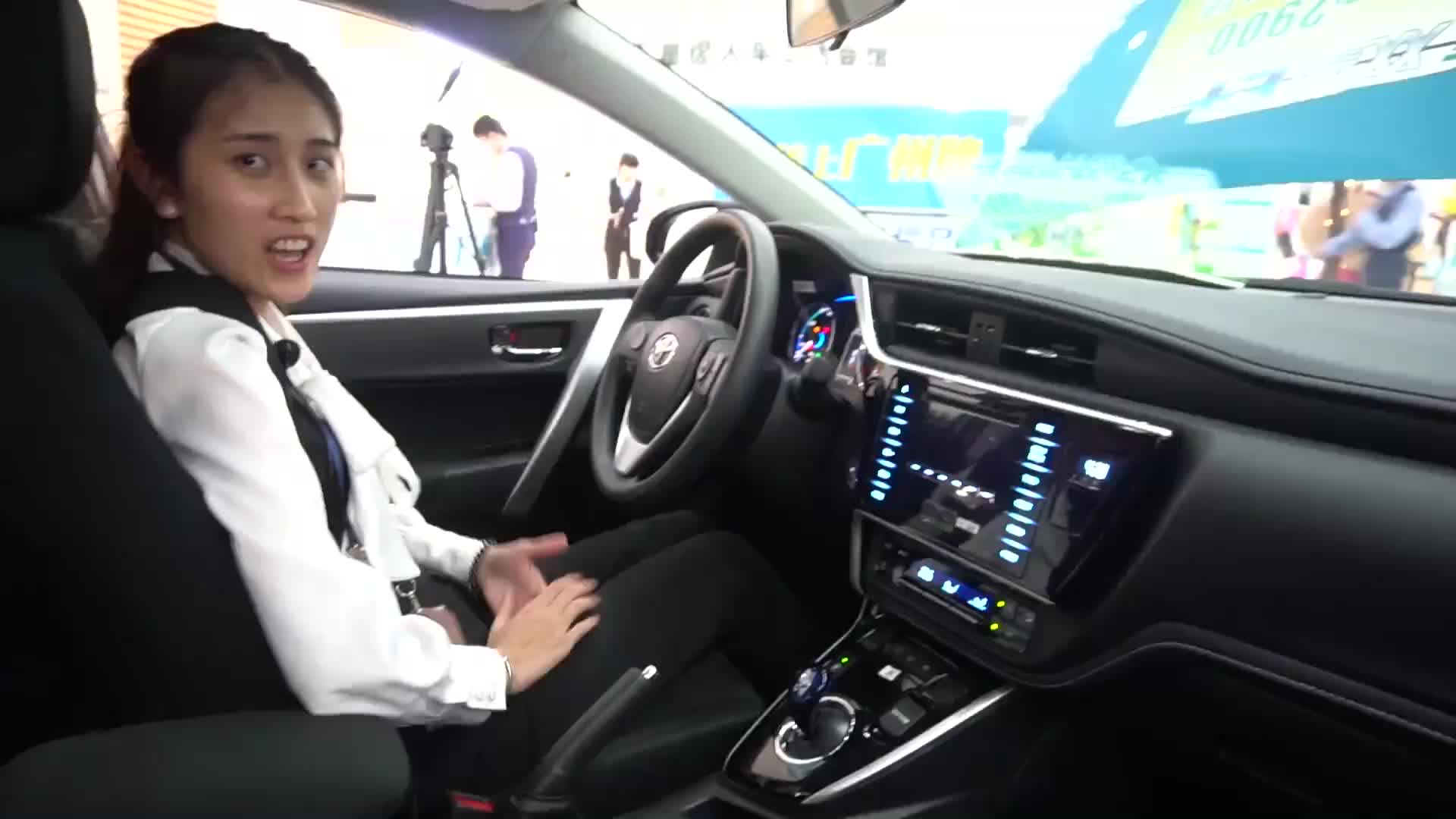 卡罗拉双擎E+仪表台,经典设计【来自懂车帝车友圈】