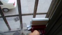 洁盟牌--磁力可调--全能型-磁性双面玻璃清洁器--擦玻璃动作演示