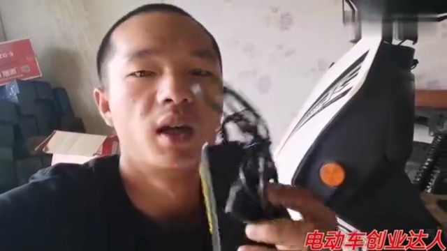 爱玛专用充电器和普通充电器有区别.