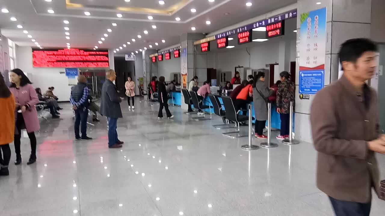 ...是什么日子?社保局这么多办业务的,原来都是缴社保费用和咨询事情的