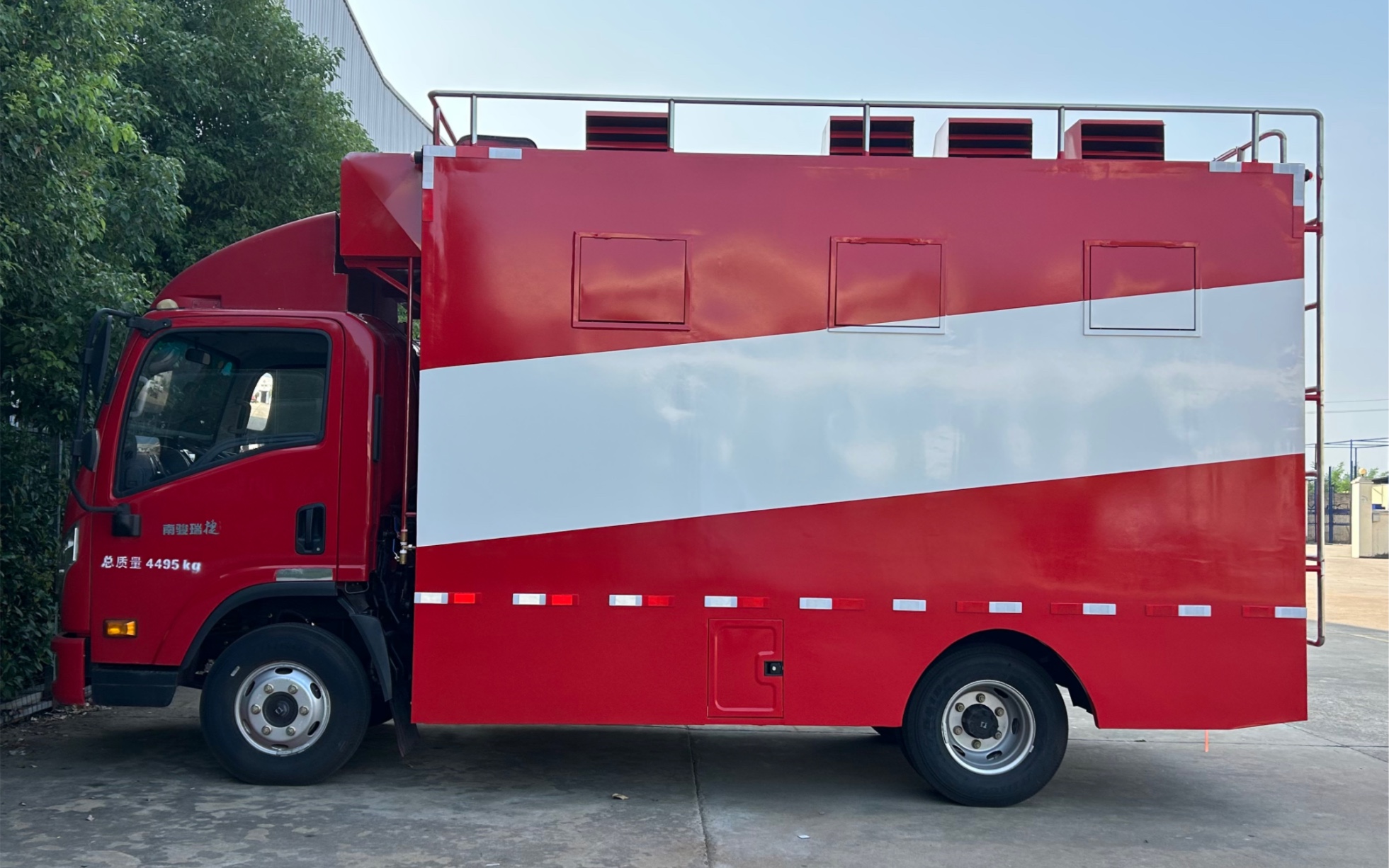国六柴油餐车,合法上牌上路移动快餐车,多功能厨房餐饮车