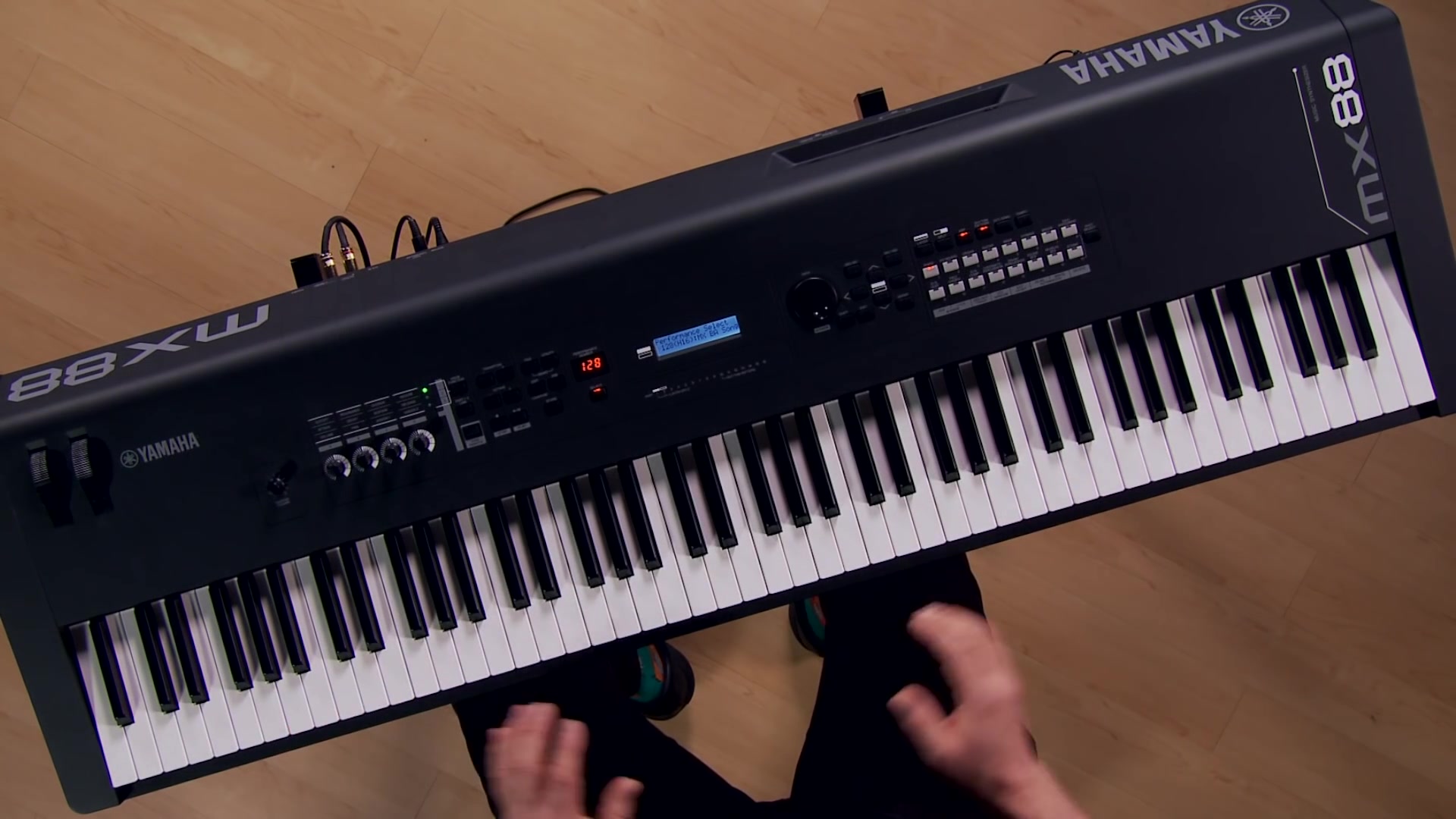 YAMAHA MX88合成器演示