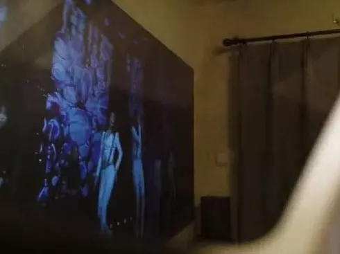 抗光幕开灯播放3D MV效果
