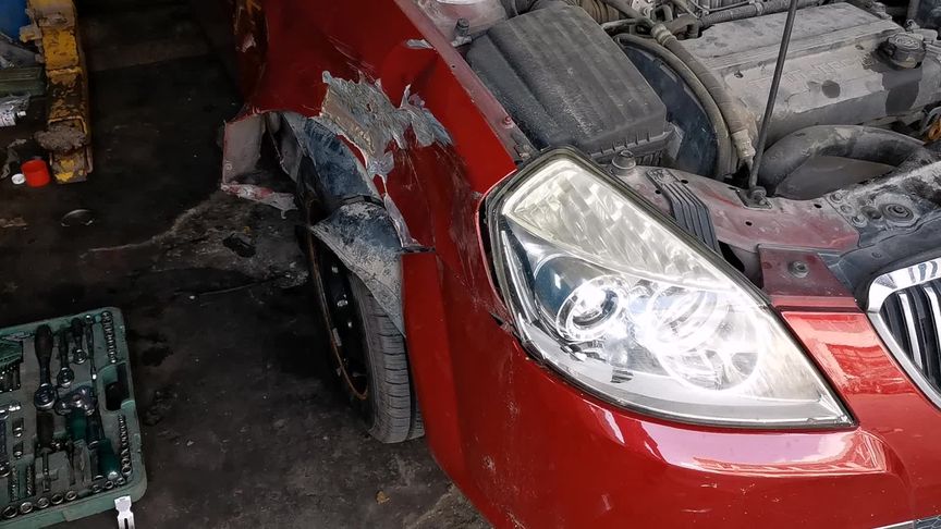 别克凯越,一个小事故气囊炸了,拆仪表台一看不得了