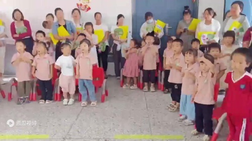 "心"相遇,"童"成长-宋庄幼儿园小班期末汇报及家长会剪影