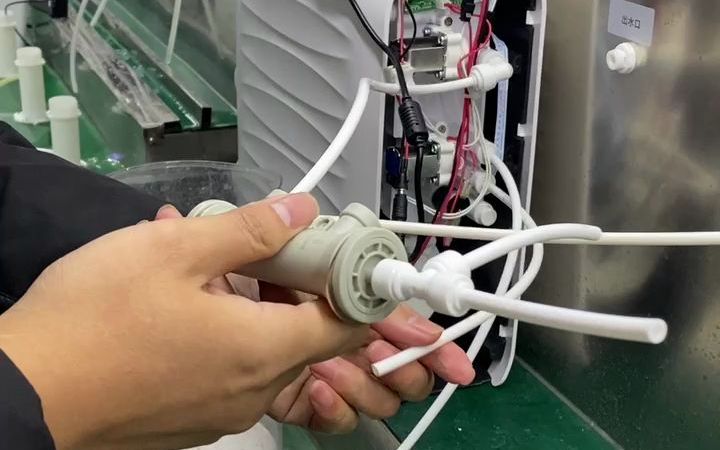 ...量净水器连管线机频繁启停的专利配件——水路分配器具体连接方法...