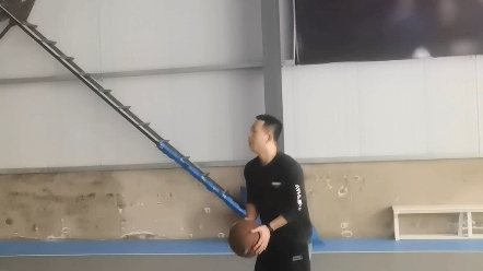 投篮训练 一段式投篮,一段式发力!大家帮忙看看