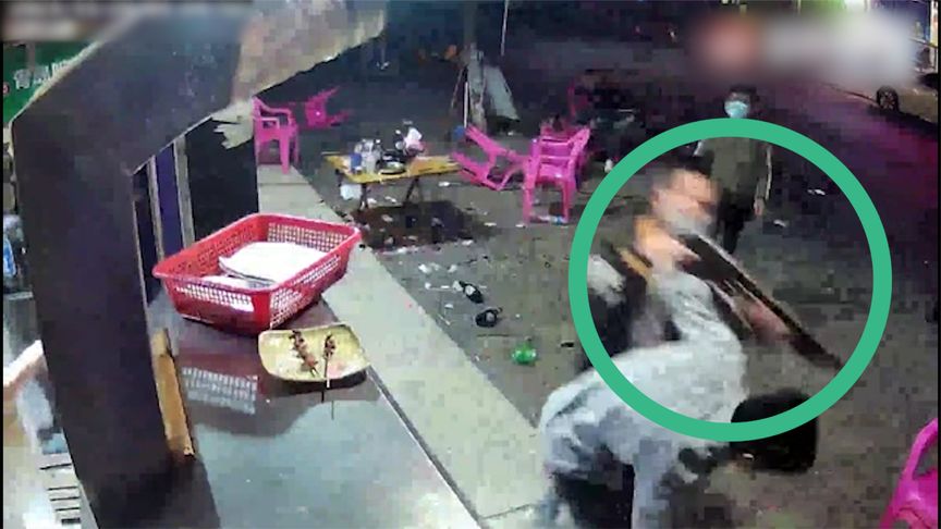 持大刀追砍还举枪抵头威胁?广西街头深夜发生斗殴事件 当地回应