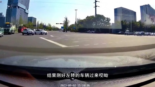转弯不让直行,必须给你上一课车祸现场交通安全交通事故