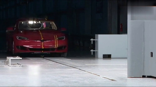 特斯拉Model 3碰撞测试