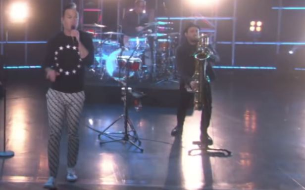 HandClap萨克斯无限循环现场版