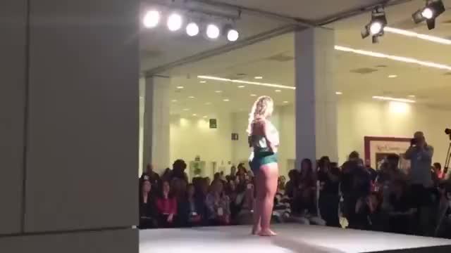 大码模特,身材向欧美看齐,诠释了丰腴美!-=好性感啊