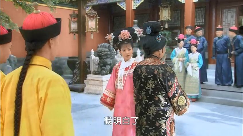 还珠格格:容嬷嬷教小燕子学规矩,还带两个打手,生怕小燕子动手