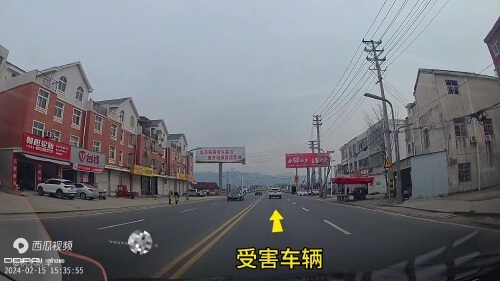 行车记录仪完整的记录了一起交通事故,开车要专注,预判,不超速