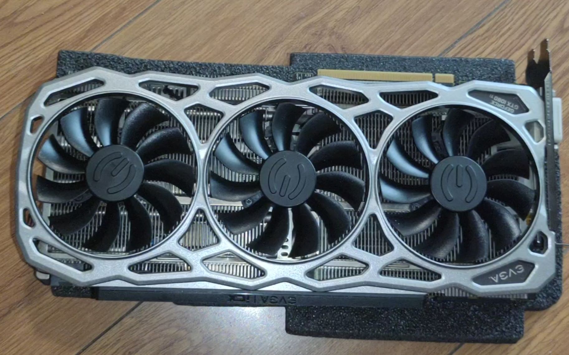 在2022年用GTX1080ti 游戏测试_网络游戏热门视频