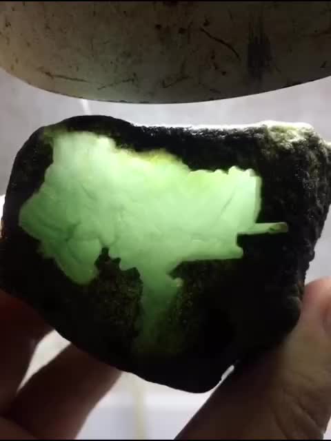 翡翠原料开窗后表现系列--种老带色花