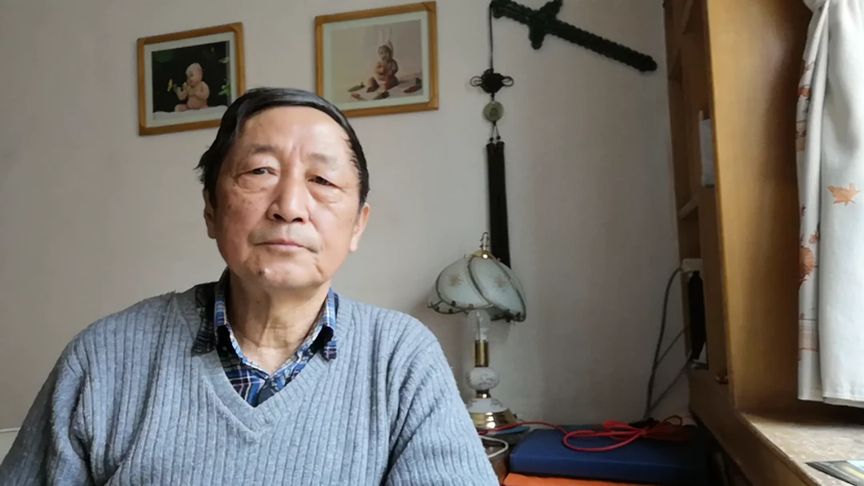 更换行车记录仪的电池