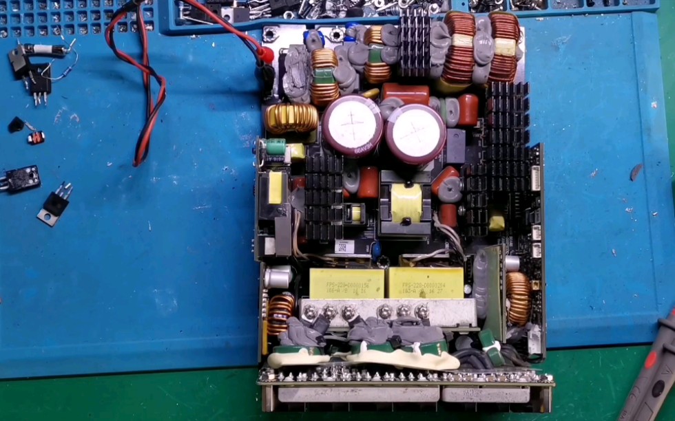 修海盗船AX1200i,必需炸到三个以上的管子才符合小帆船的气质