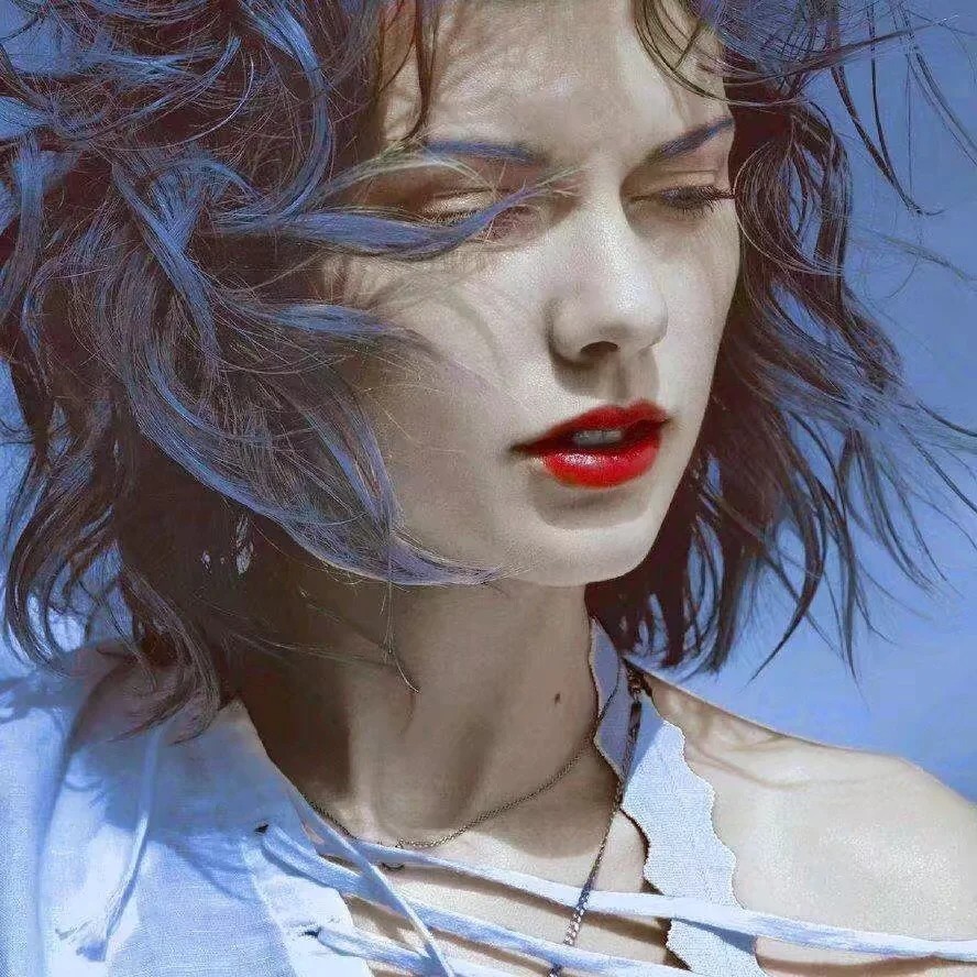 SwiftieWYC 