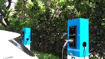 一部让你爱上踩刹车的车|宝马X1插电式混合动力