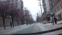 去年冬天,交通事故撞车。视频3分40秒撞车。