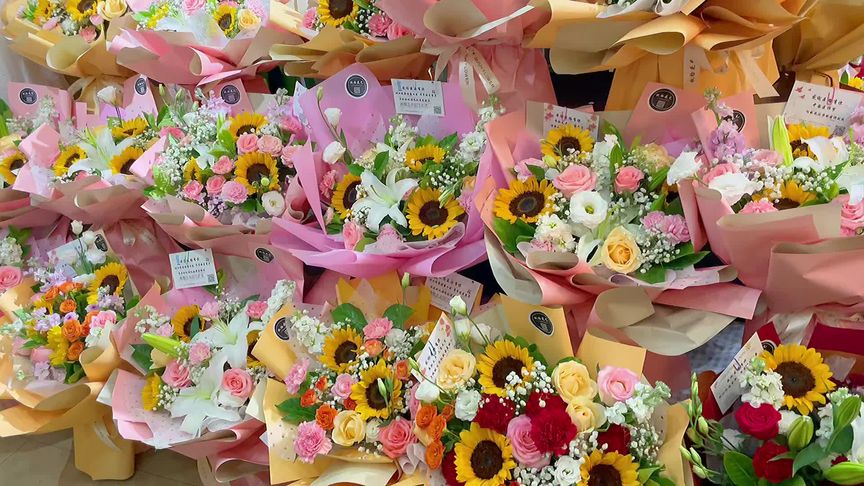 8.19中国医师节,为医师送上鲜花,感谢您在乘风破浪中点亮生命