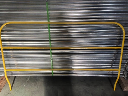 皮带机护栏是一种安装在皮带输送机两 侧,用于防止人员接触运行中的...