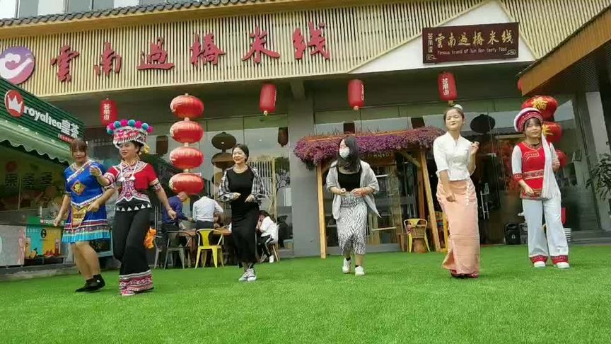 没想到外省朋友这么喜欢云南民族舞!#民族特色民族文化