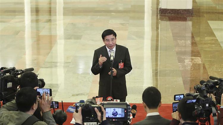 #全国媒体在两会#工信部部长苗圩:制造业增值税税率将降低三个点