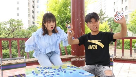 麻将连连看游戏,连对一个给100元,来个麻将高手老板赔惨了