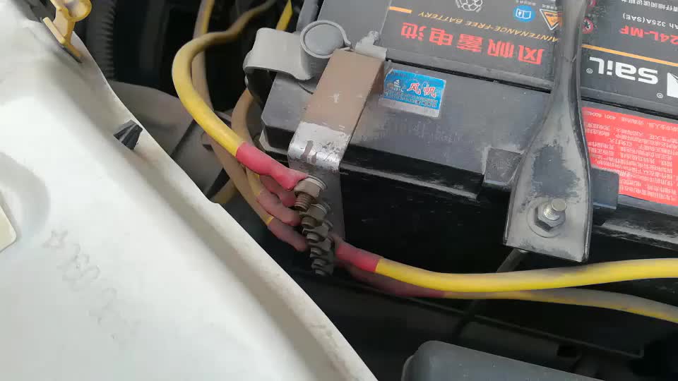 自己动手安装加强接地线,电瓶处使用铜板连接.【来自懂车帝车友圈】