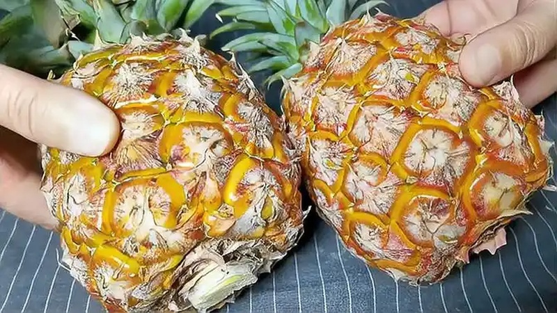 原来给菠萝去皮这么简单,不用挖眼,省时省力还不脏手
