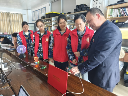 刘昆山:科技作品宣传小活动,从小学生开始。