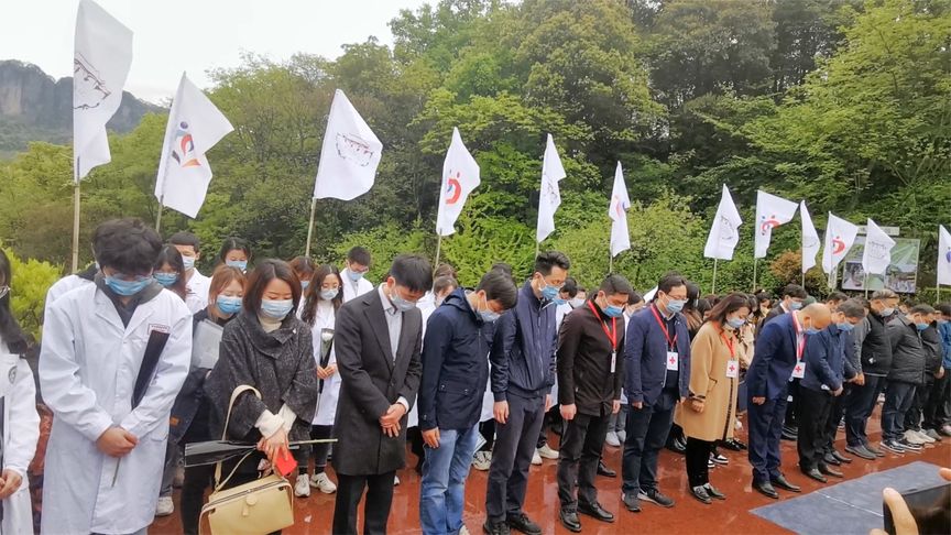 四川举办缅怀遗体和器官捐献者活动