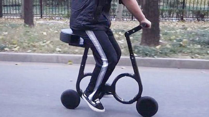 世界最小电动车,售价2000元,用完能折叠放包里你想要吗?