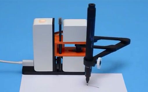 专注绘画的机械臂,想画啥尽管来