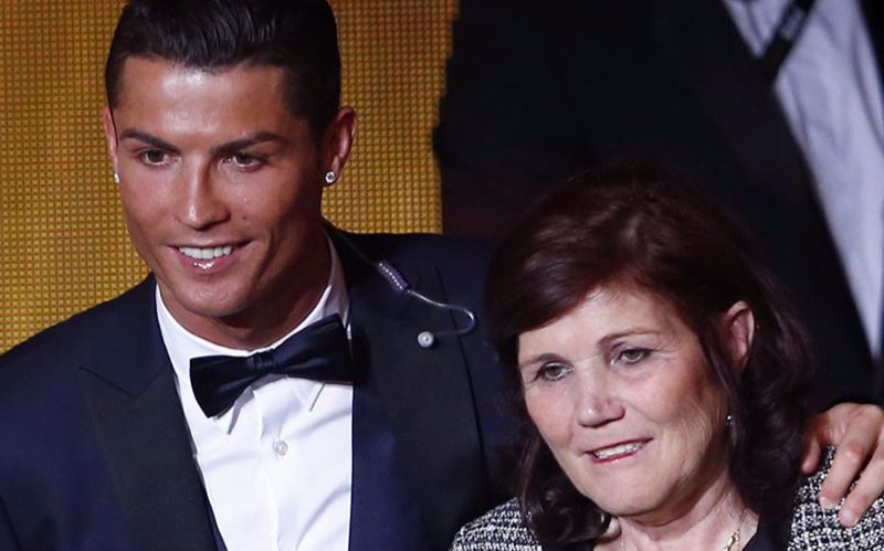 C罗母亲:看他的比赛,我需要吃镇定剂