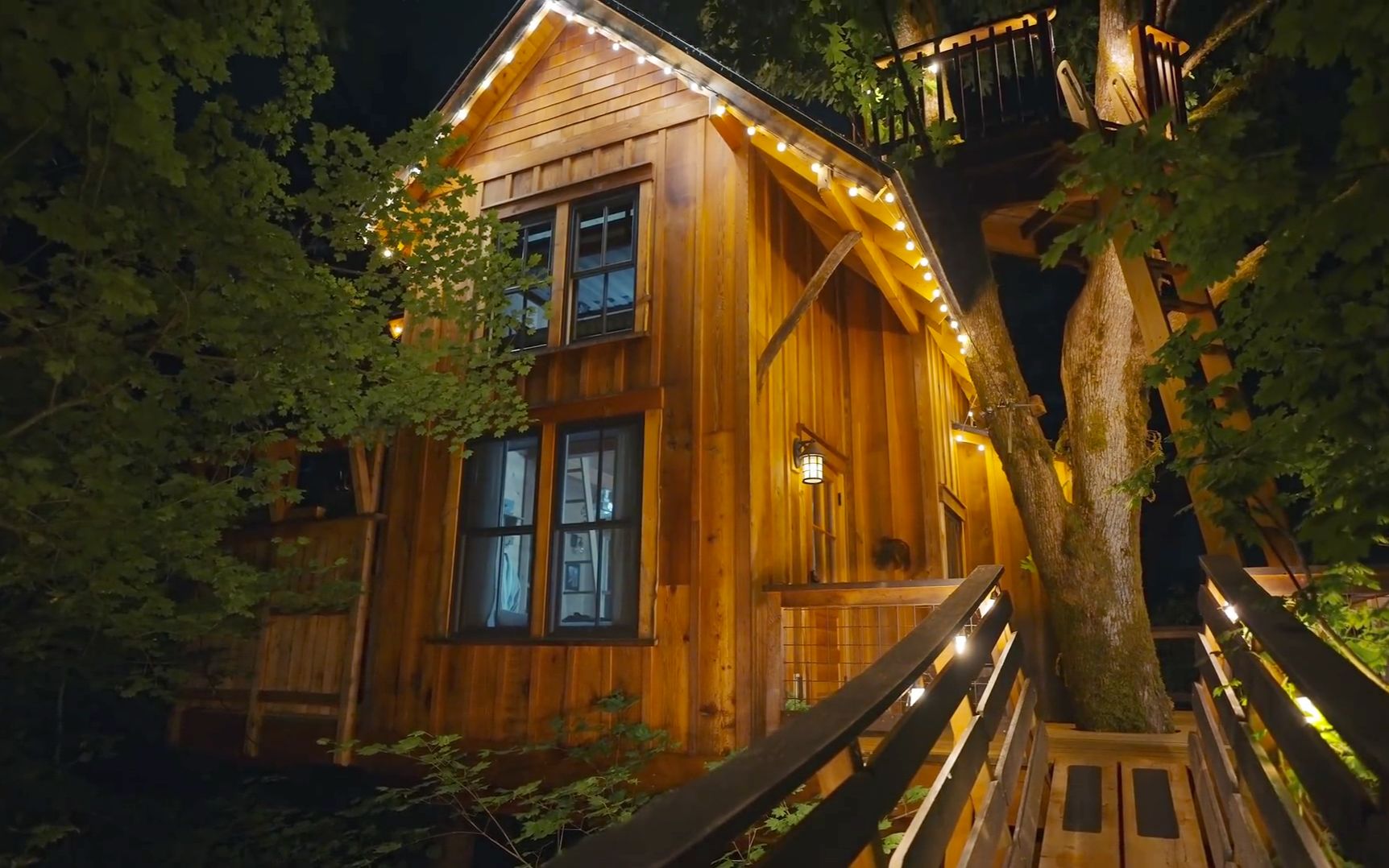 最美梦幻树屋民宿 滑索无接触送餐服务 有游乐园,森林电影院,观光塔多...