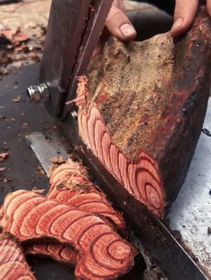 切鸡血藤#乡村味道 #原生态美食 #鸡血藤切片 #我的乡村生活 #三农